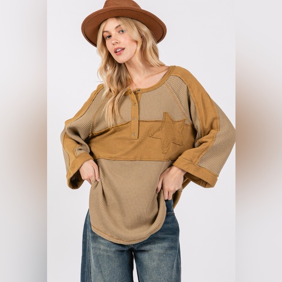 Sage + Fig | Tops | Sage Fig Star Applique Patch Exposed Seam Waffle ...
